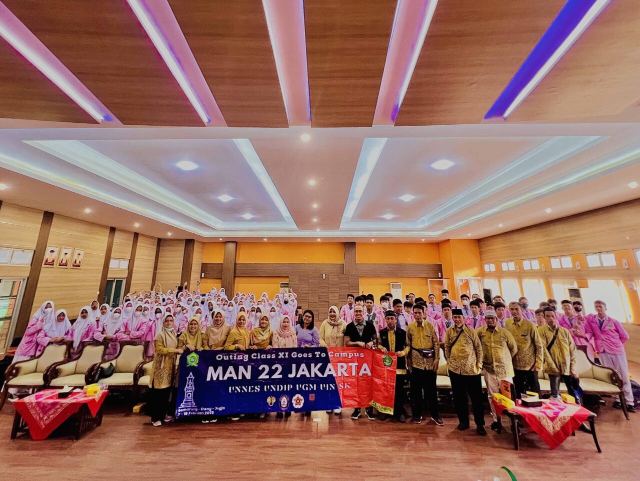 Hundreds of Students of MAN 22 West Jakarta Visit FISIP UNDIP Campus to ...