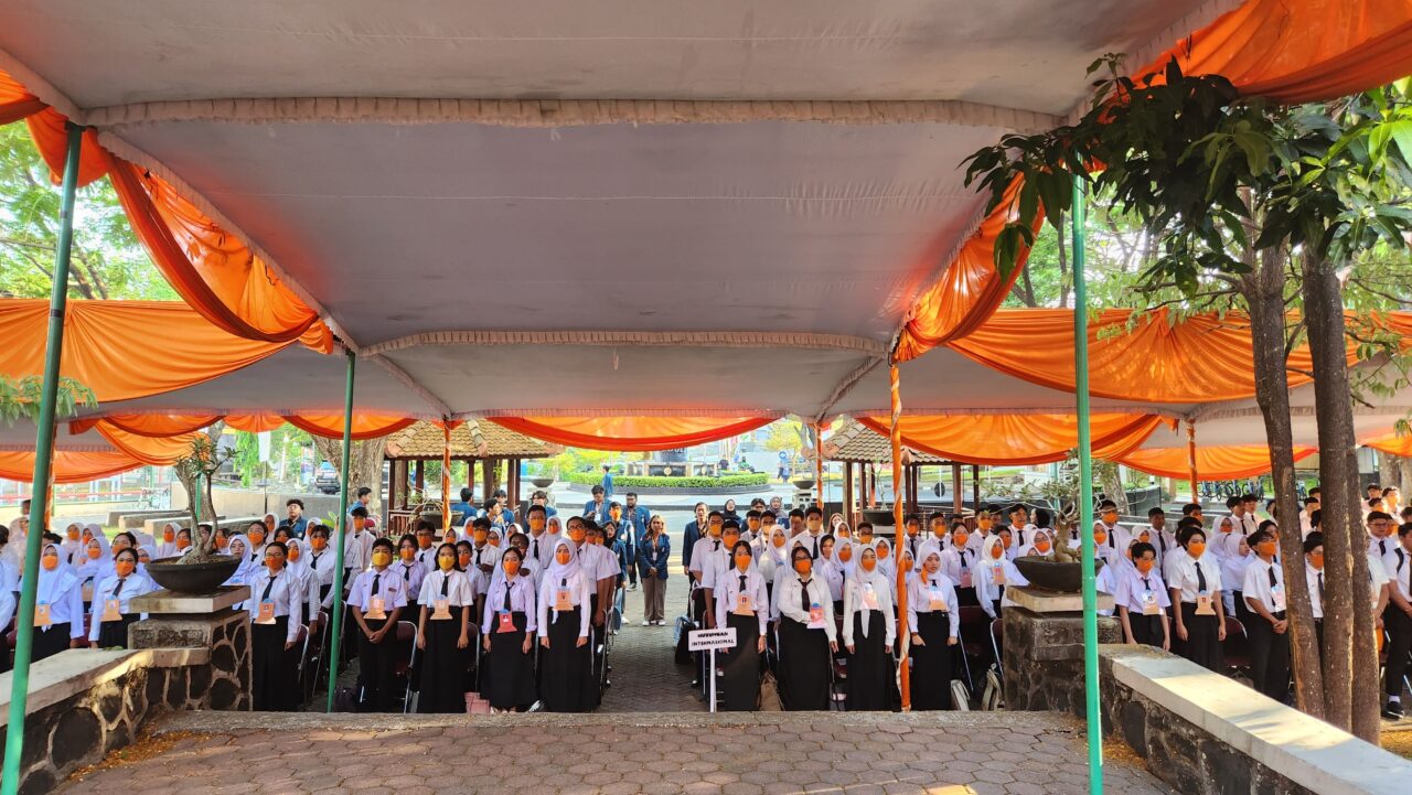 Introduction to Campus Life for New Students (PKKMB) at FISIP Undip ...