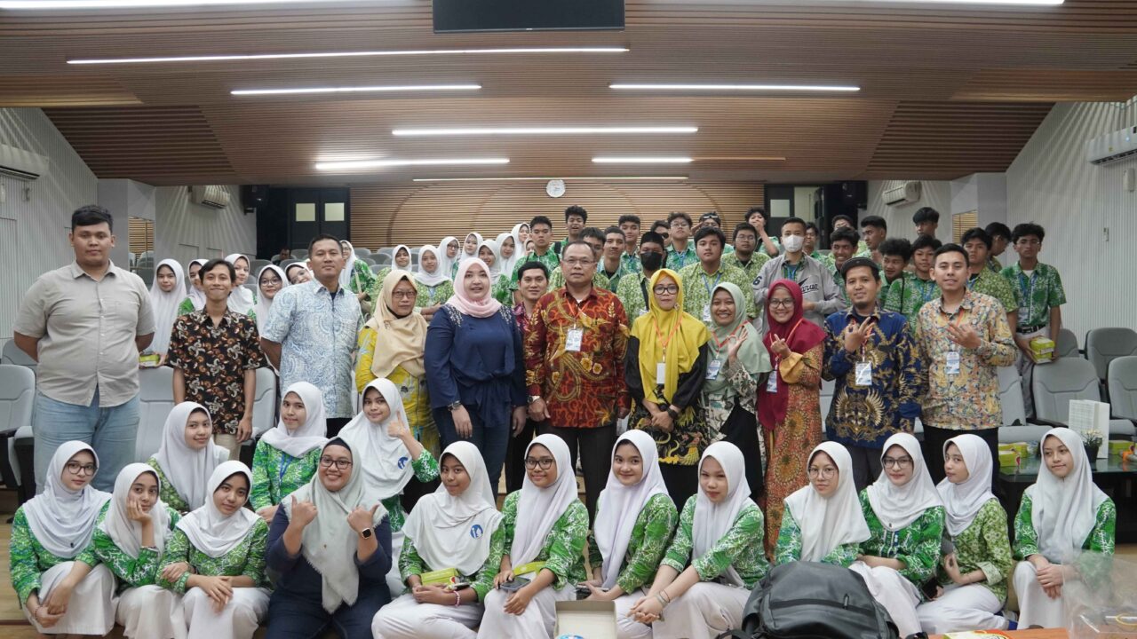 SMA Al Azhar Bumi Serpong Damai and SMA Al Azhar 19 Jakarta To Visit ...