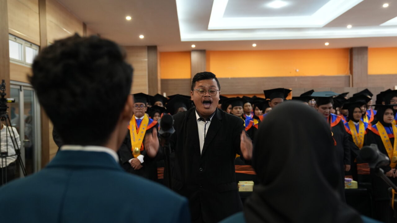 Upacara Yudisium FISIP Undip ke-173: Perayaan Prestasi dan Dedikasi ...