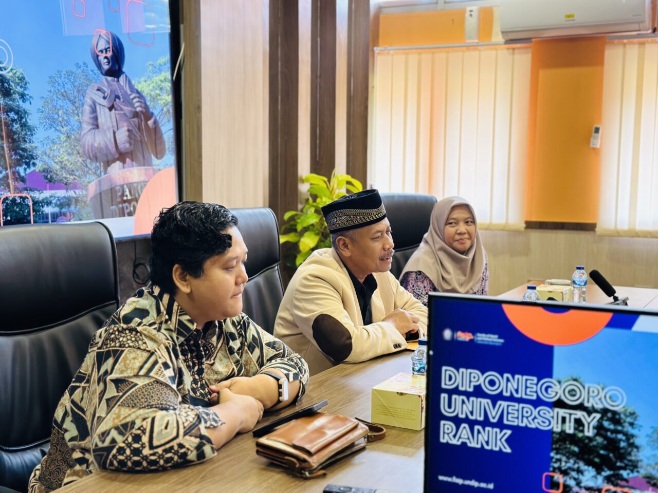 Benchmarking Activity of FISIP Unesa with the Department of ...