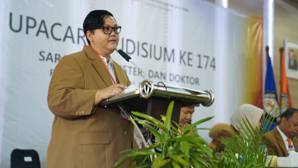 FISIP Undip 174th Graduation Ceremony Session 1: Commemorating ...