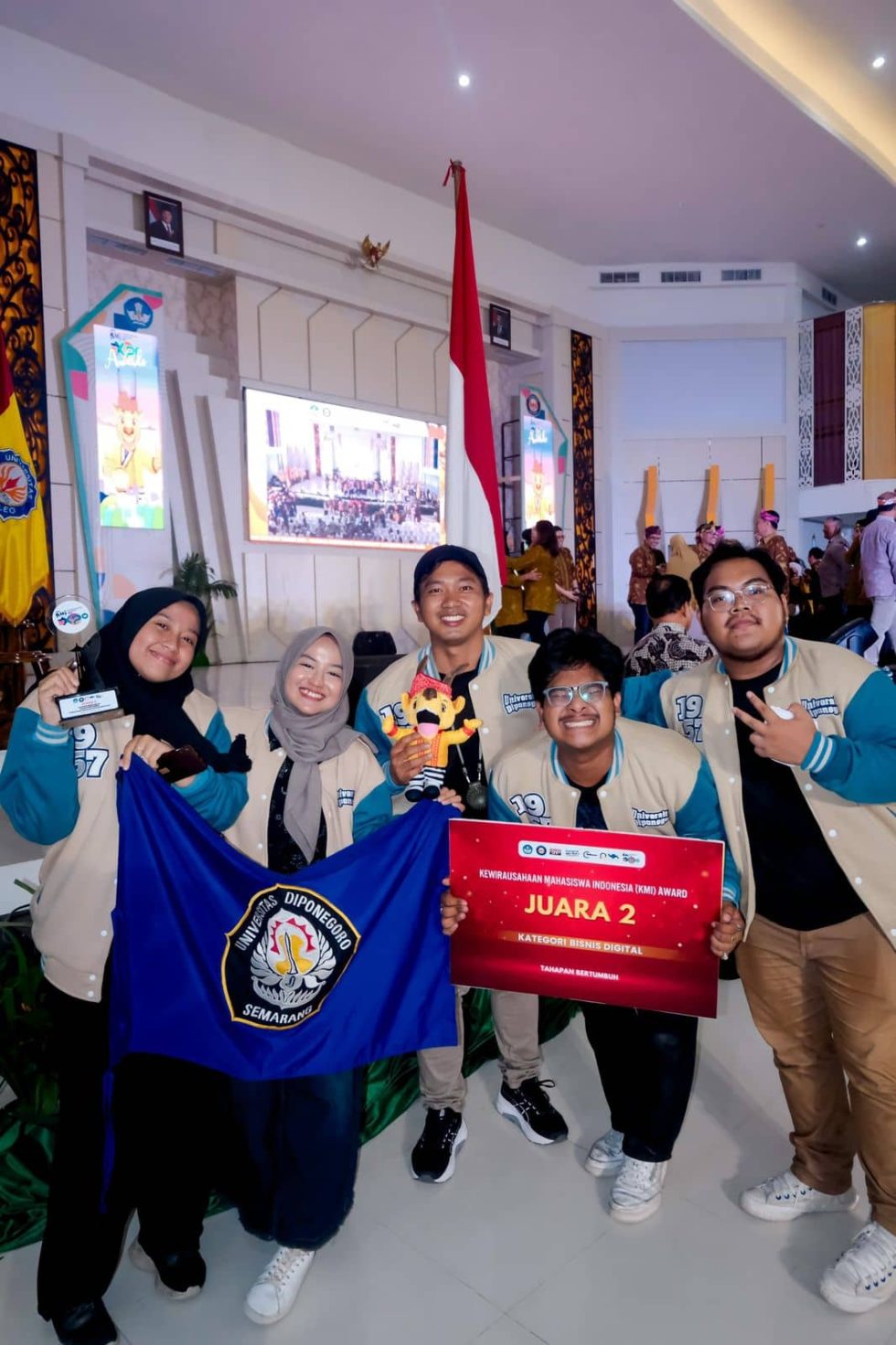 Digital Innovation Brings FISIP UNDIP Student Team BelajarSini.com to Second Place at KMI Expo ...