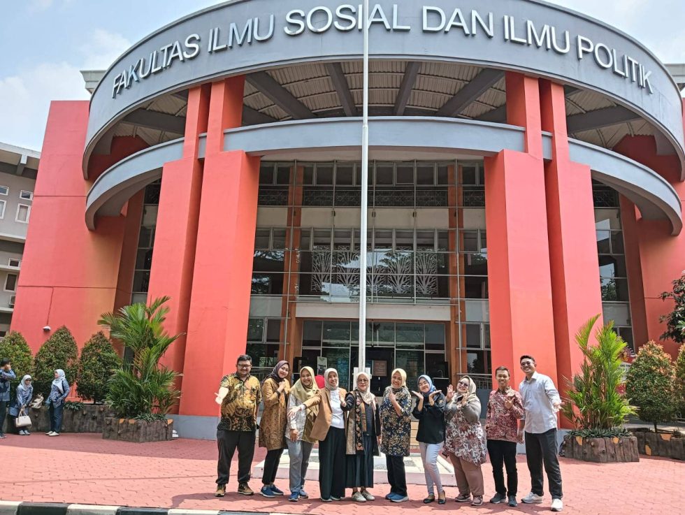 FISIP UNDIP and UPN "Veteran" East Java Forge Partnership in Tri Dharma ...