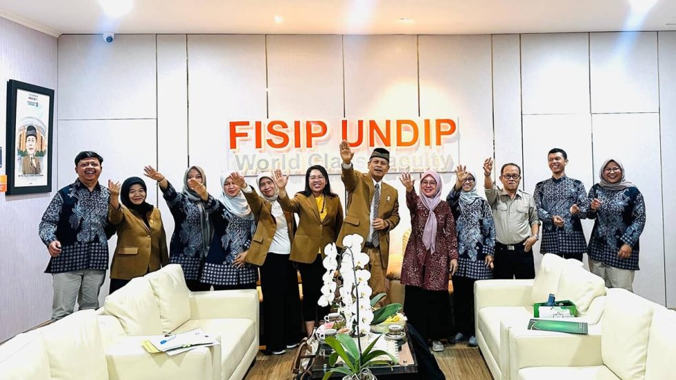 Penandatanganan Perjanjian Kerja Sama Antara FISIP UNDIP dan IAIN Kudus untuk Meningkatkan ...