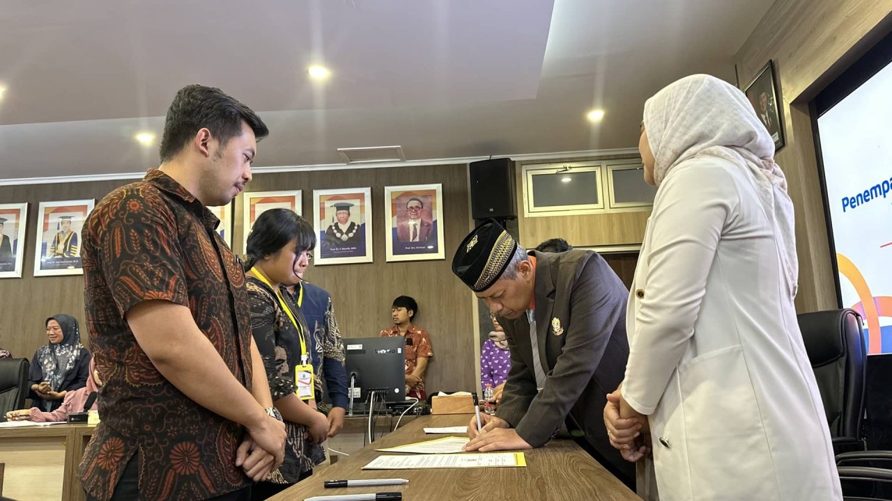 Penyerahan SK Penempatan dan Penugasan Dosen CASN di FISIP Undip: Komitmen Meningkatkan ...